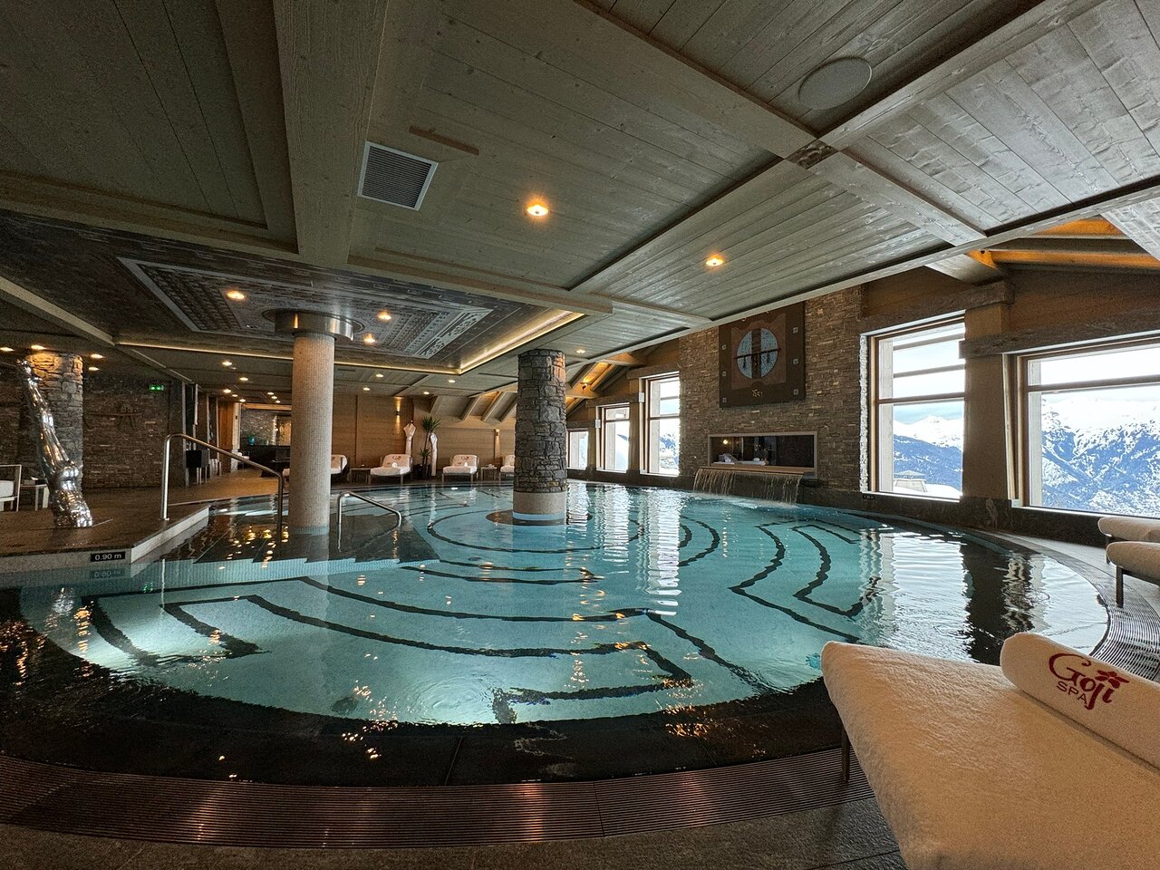 Luxury Place Magazine Le K2 Palace Courchevel : expérience palace et ...